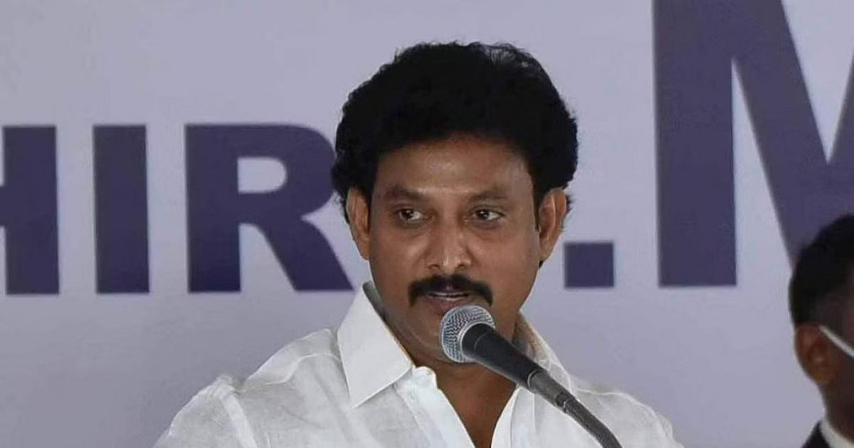 Top Tamil Nadu Minister Is Hospitalized After Getting Infected With
